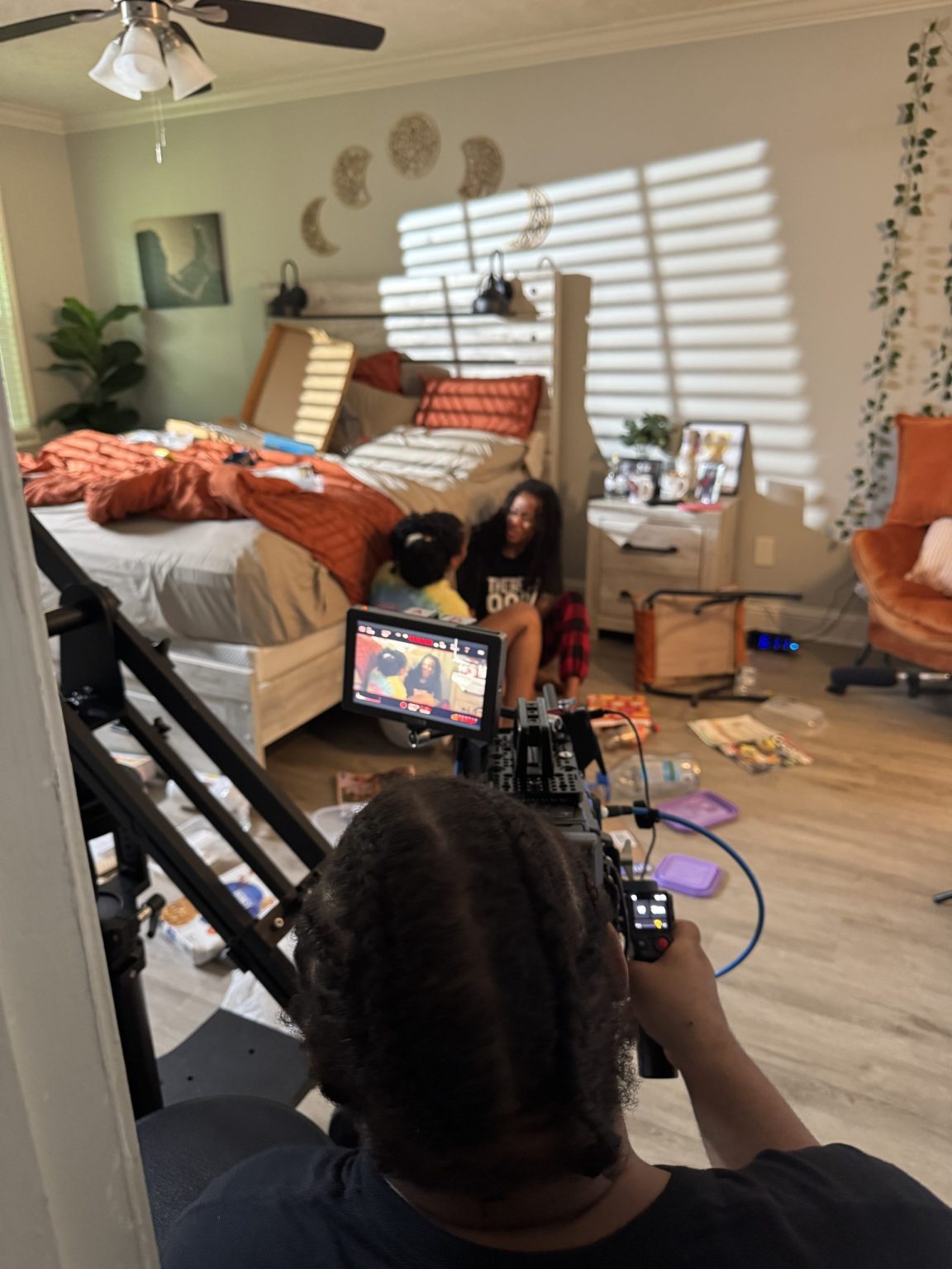 Romantic Lesbian Thriller 'Duplicity' Debuts Official Trailer, 'Noah's ...